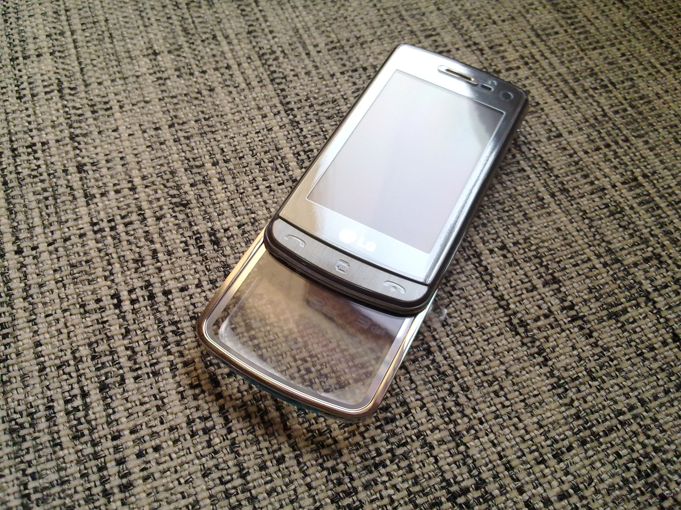 İnceleme; LG Cyrstal GD900 ile Şeffaf Olun…